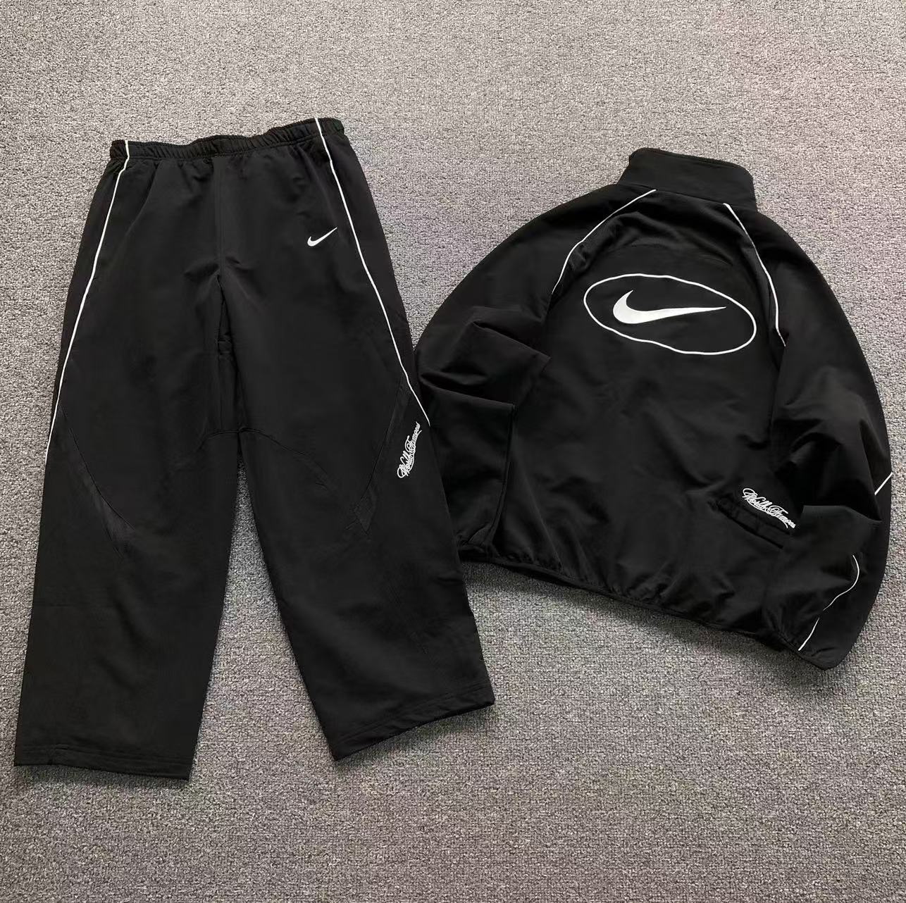 Conjunto Supreme x Nike Negro – Drip Store Argentina