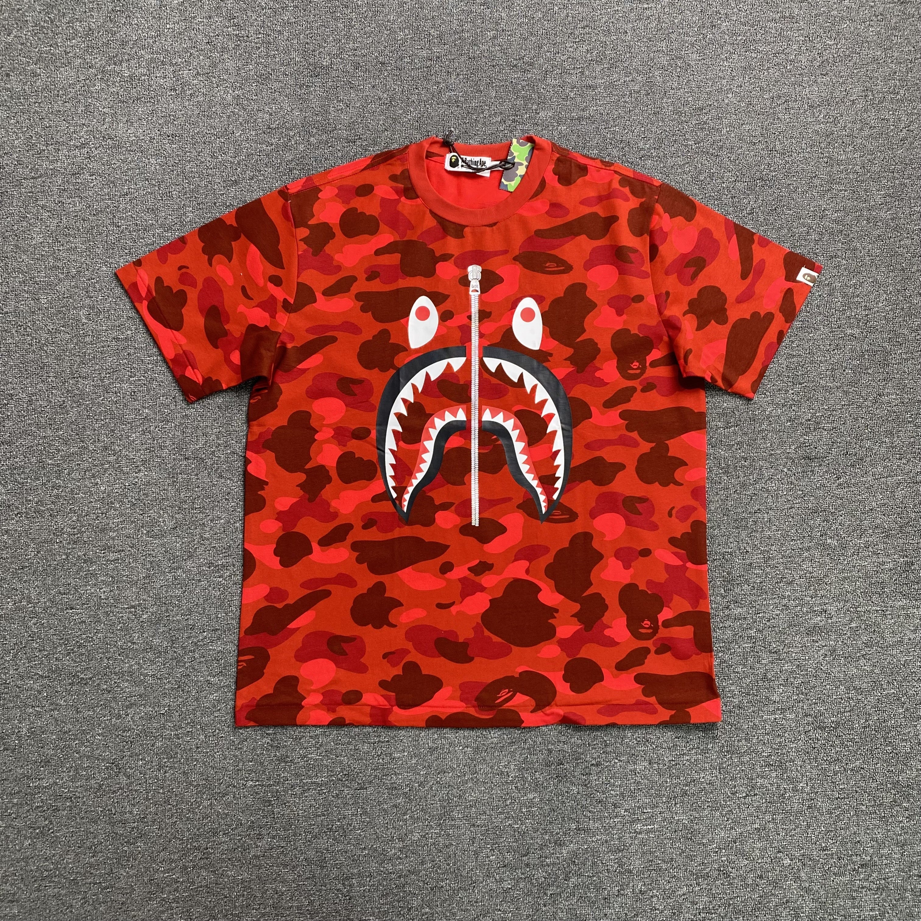 Remera Bape ABC Camo Shark Roja - Drip Store Argentina