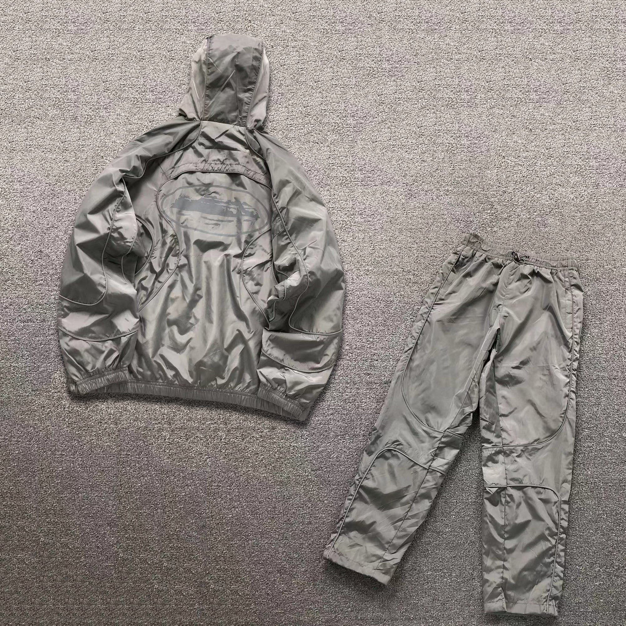 Conjunto Corteiz x Nike NRG Onyx Gris - Drip Store Argentina
