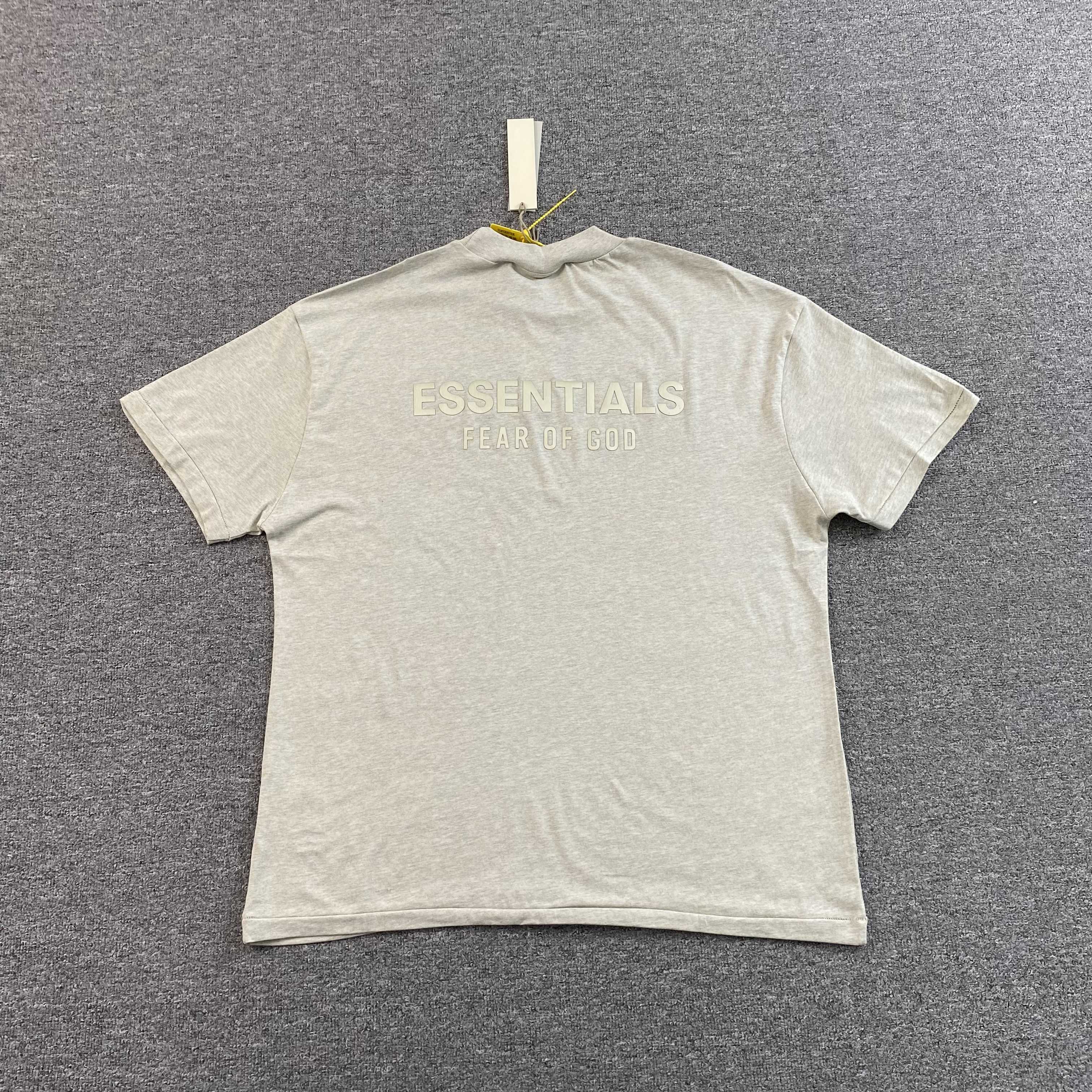 Remera Fear of God Essentials Classic Heather Stone - Drip Store Argentina