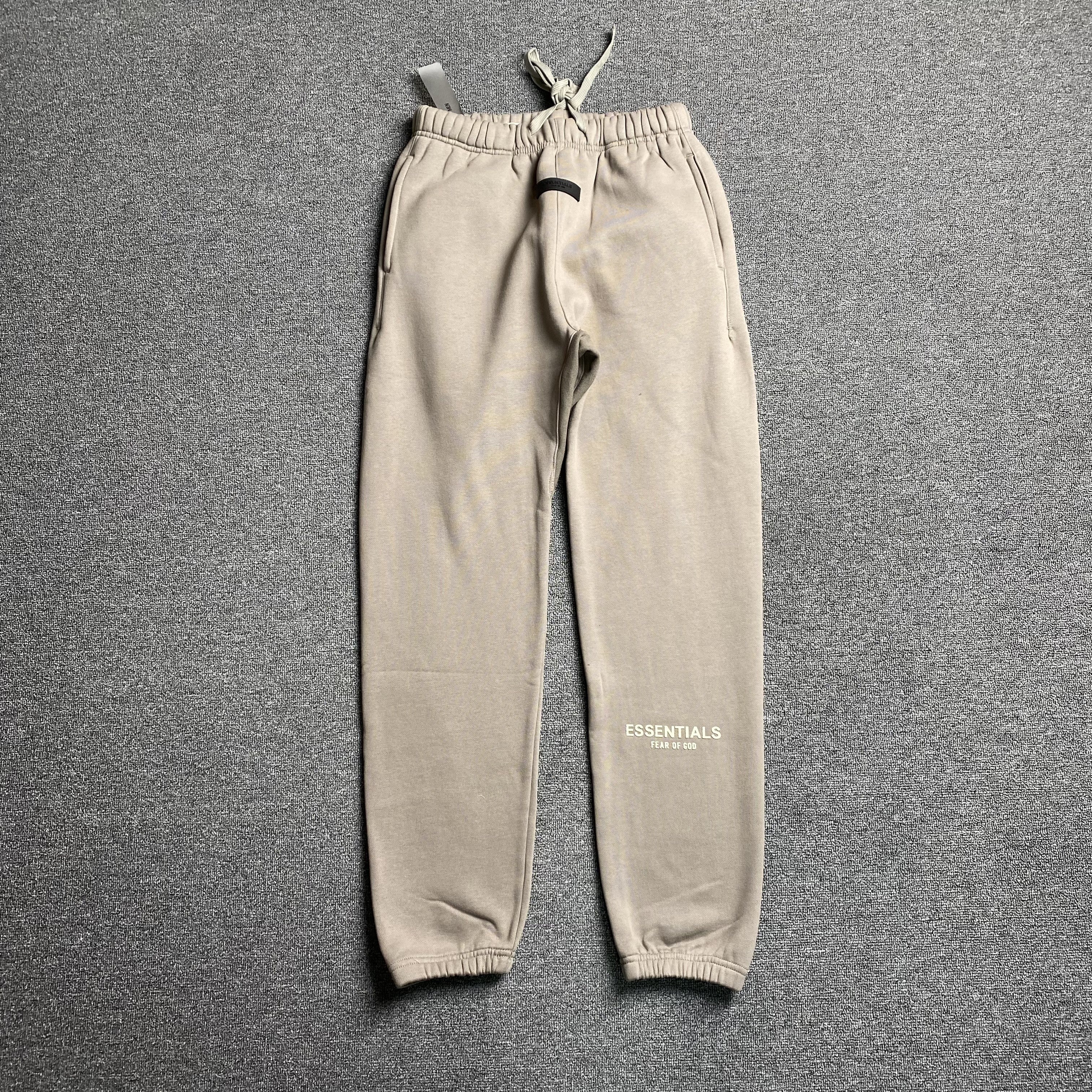 Pantalón Fear of God Essentials Desert Taupe - Drip Store Argentina