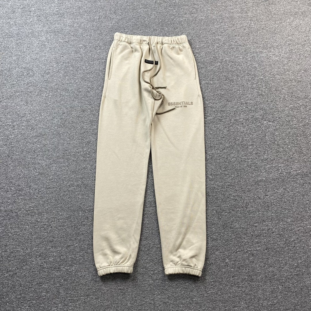 Pantalón Fear of God Essentials Small Logo Silver Cloud - Drip Store ...