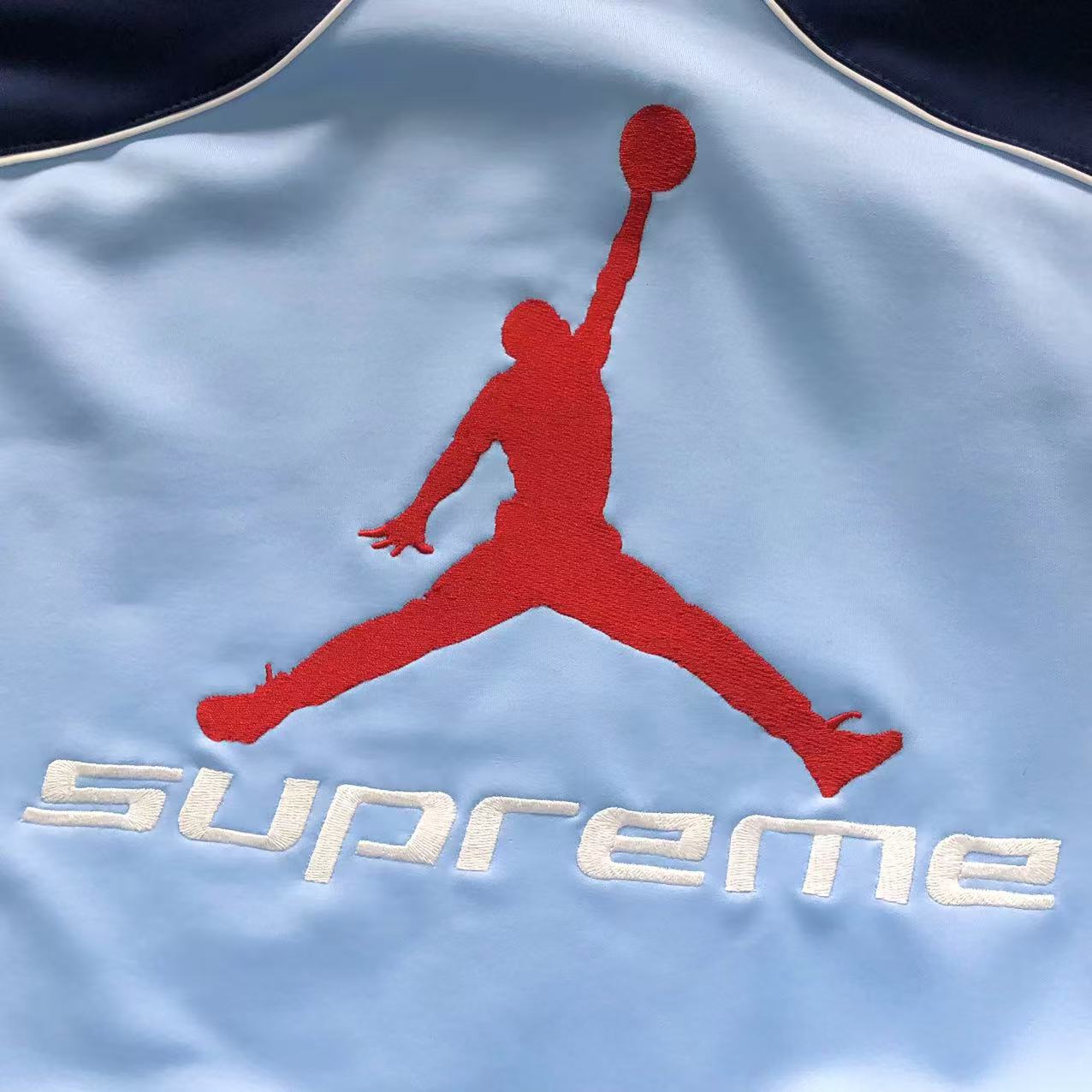 Campera Supreme Jordan Tricot Celeste – Drip Store Argentina