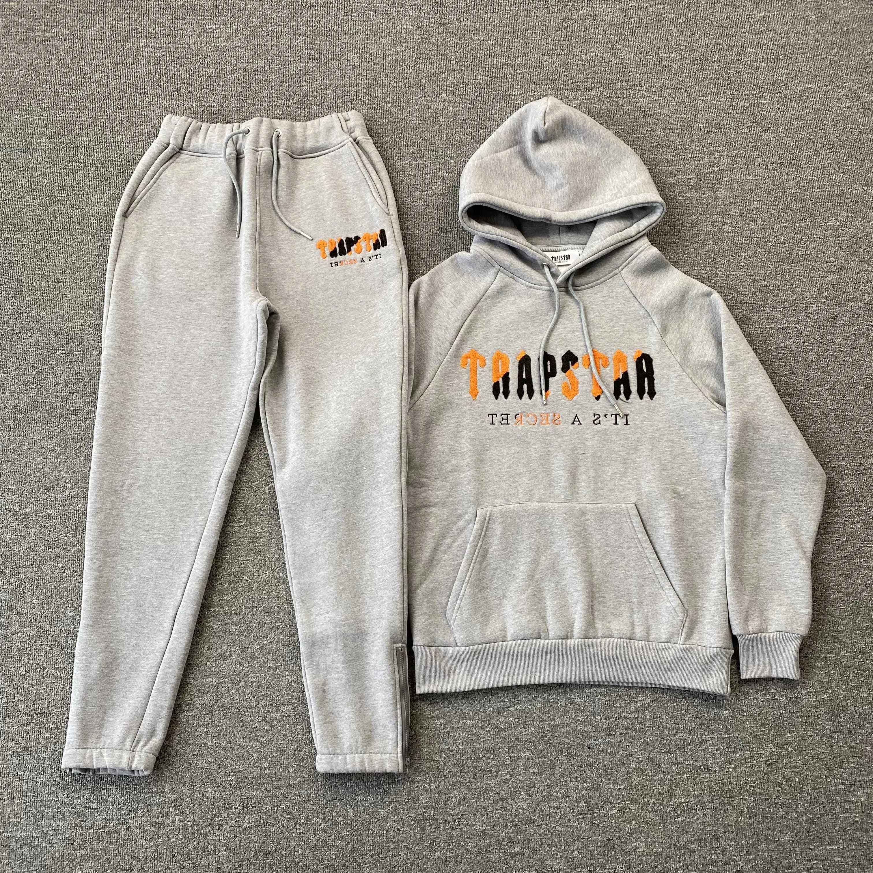 Conjunto Trapstar Chenille Decoded Gris Naranja - Drip Store Argentina